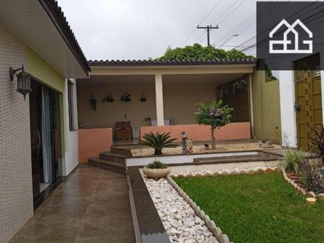 Casa com 3 dormitórios à venda, 216 m² por R$ 750.000,00 Floresta Cascavel/PR