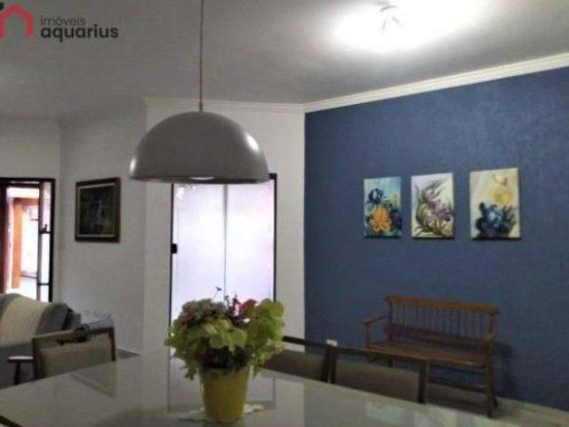 Casa com 3 dormitórios à venda, 219 m² por R$ 1.010.000,00 Jardim Santa Maria Jacareí/SP