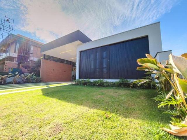 Casa com 3 dormitórios à venda, 210 m² por R$ 2.170.000,00 Condomínio Villa Sapezal Indaiatuba/S