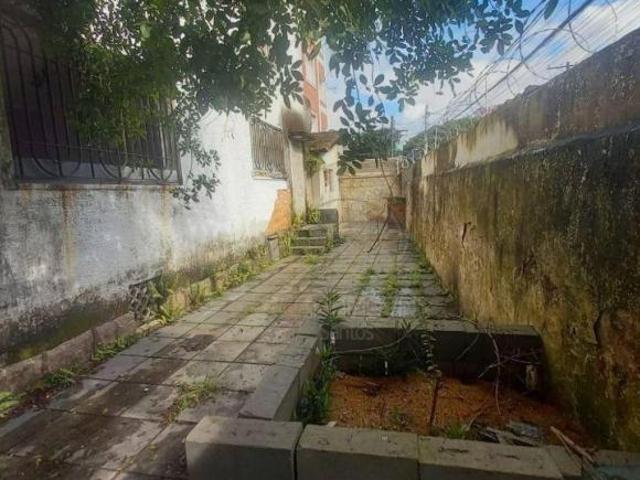 Casa com 3 dormitórios à venda, 210 m² por R$ 695.000,00 Vila Matias Santos/SP
