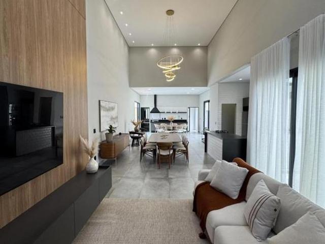 Casa com 3 dormitórios à venda, 212m² por R$2.290.000,00 Chácara Ondina Soro
