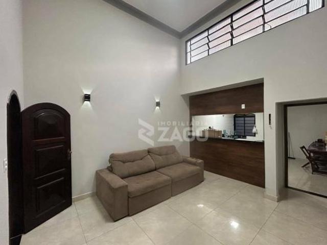 Casa com 3 dormitórios à venda, 21 m² por R$ 600.000 Vila Maria Helena Uberaba/MG