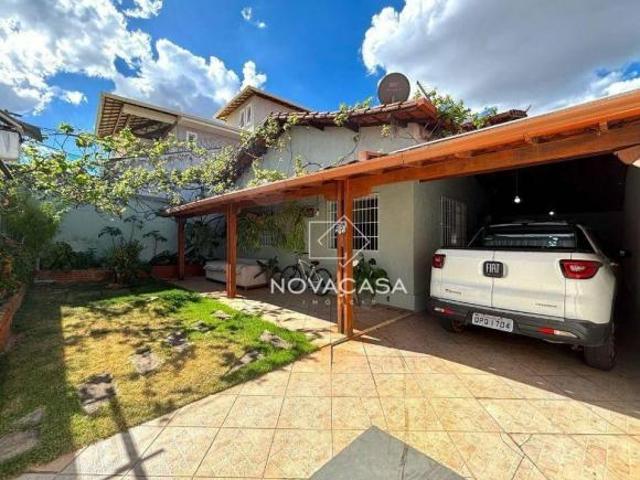 Casa com 3 dormitórios à venda, 227 m² por R$ 1.200.000,00 Santa Mônica Belo Horizonte/MG