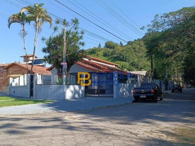 Casa com 3 dormitórios à venda, 228 m² por R$ 700.000,00 Sumaré Caraguatatuba/SP