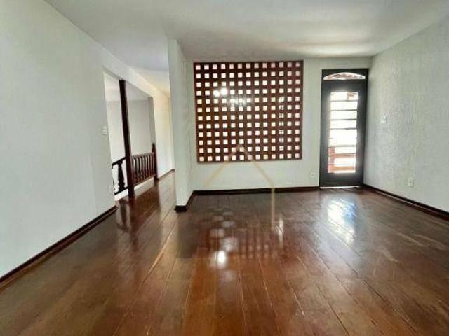 Casa com 3 dormitórios à venda, 229 m² Vila Pastorello Araras/SP