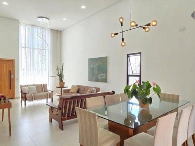 Casa com 3 dormitórios à venda, 220 m² por R$ 1.650.000,00 Central Park Residence Club Vargem Gr