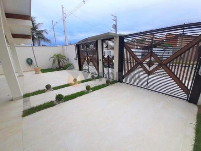 Casa com 3 dormitórios à venda, 220 m² por R$ 1.700.000,00 Indaiá Caraguatatuba/SP