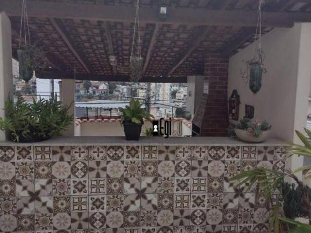 Casa com 3 dormitórios à venda, 220 m² por R$ 520.000,00 Centenário Juiz de Fora/MG
