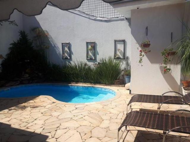 Casa com 3 dormitórios à venda, 220 m² por R$ 600.000,00 Vila Nicácio Franca/SP