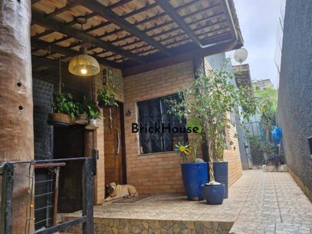Casa com 3 dormitórios à venda, 220 m² por R$ 970.000 Residencial Santa Helena Gleba I Santana
