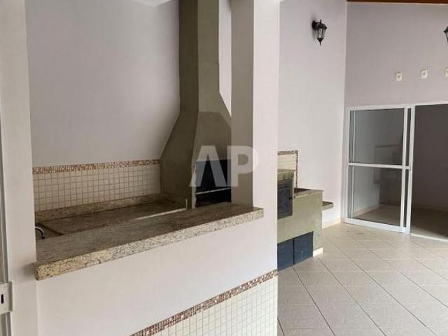 Casa com 3 dormitórios à venda, 221 m² por R$ 1.500.000,00 Condomínio Reserva Parque do Varvito