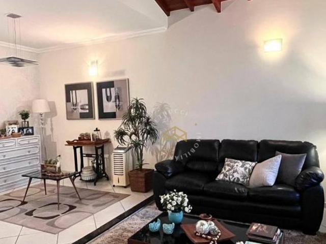 Casa com 3 dormitórios à venda, 223 m² por R$ 1.250.000,00 Condomínio Vivenda das Quaresmeiras V