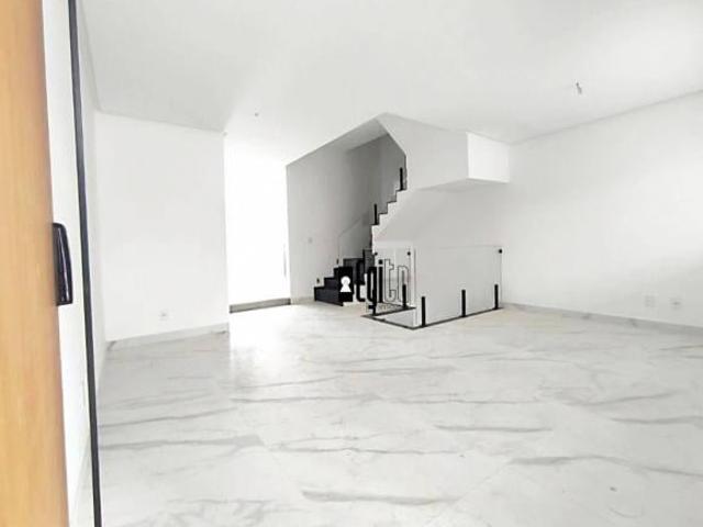 Casa com 3 dormitórios à venda, 235 m² no Bairro Aeroporto por R$ 920.000
