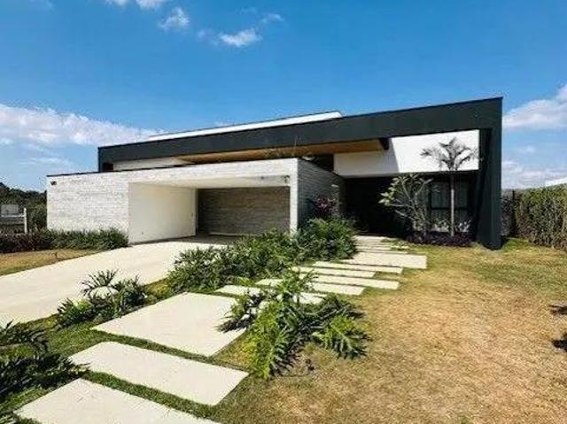 Casa com 3 dormitórios à venda, 233 m² por R$ 2.950.000,00 Condomínio Village