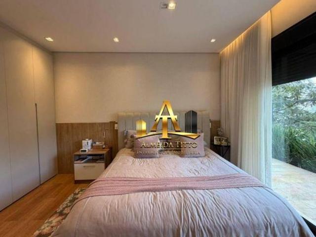 Casa com 3 dormitórios à venda, 244 m² por R$ 3.750.000 Ithayê Santana de Parnaíba/SP
