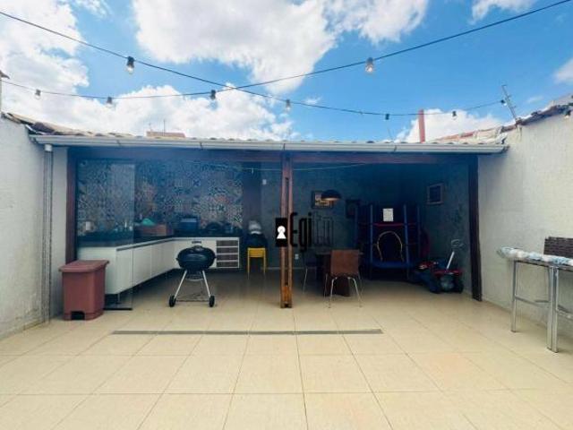 Casa com 3 dormitórios à venda, 245 m² por R$ 750.000,00 Aeroporto Juiz de Fora/MG