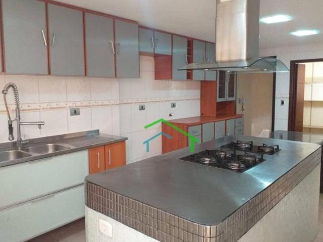 Casa com 3 dormitórios à venda, 249 m² por R$ 725.000,00 Taboão da Serra Taboão da Serra/SP