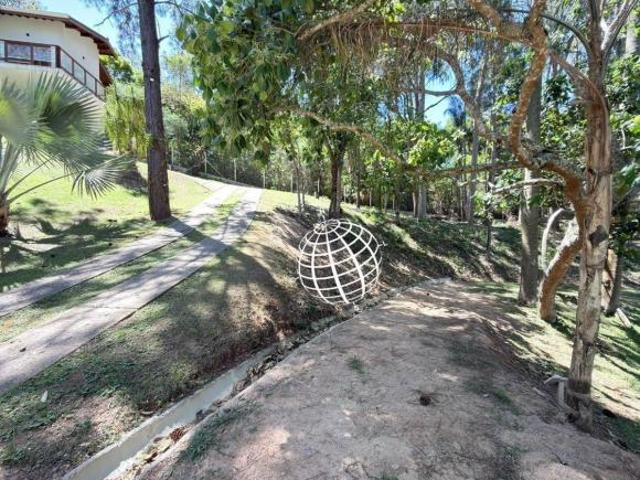 Casa com 3 dormitórios à venda, 240 m² por R$ 2.000.000,00 Condomínio Clube da Montanha Atibaia/
