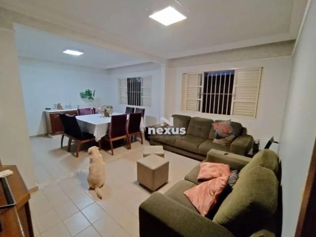 Casa à venda, 242 m² por R$ 895.000,00 Saraiva Uberlândia/MG