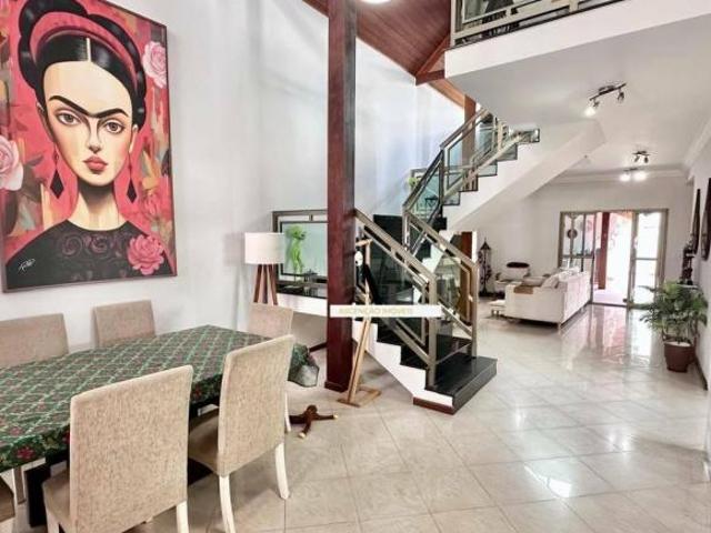 Casa com 3 dormitórios à venda, 250 m² por R$ 1.500.000,00 Aruã Mogi das Cruzes/SP