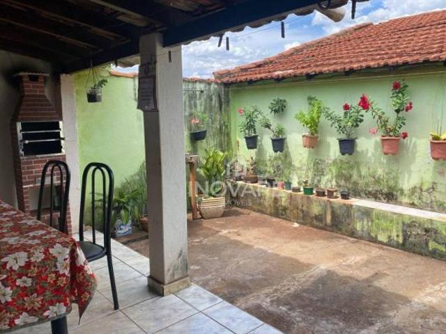 Casa com 3 dormitórios à venda, 250 m² por R$ 450.000,00 Setor Santos Dumont Itumbiara/GO