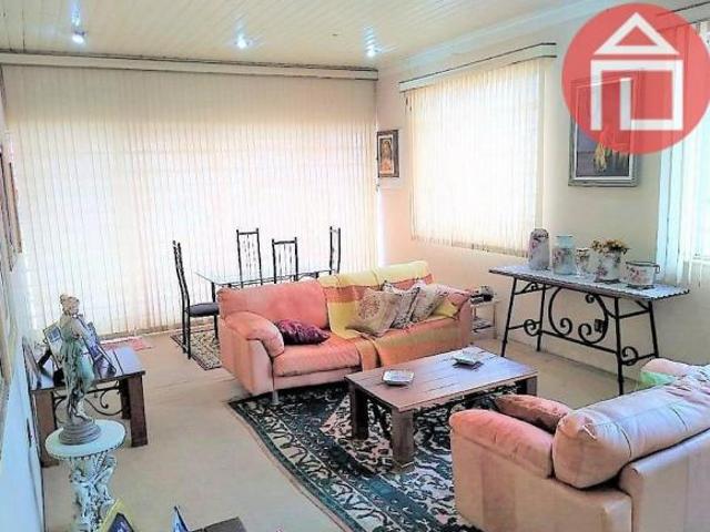 Casa com 3 dormitórios à venda, 250 m² por R$ 950.000,00 Centro Bragança Paulista/SP