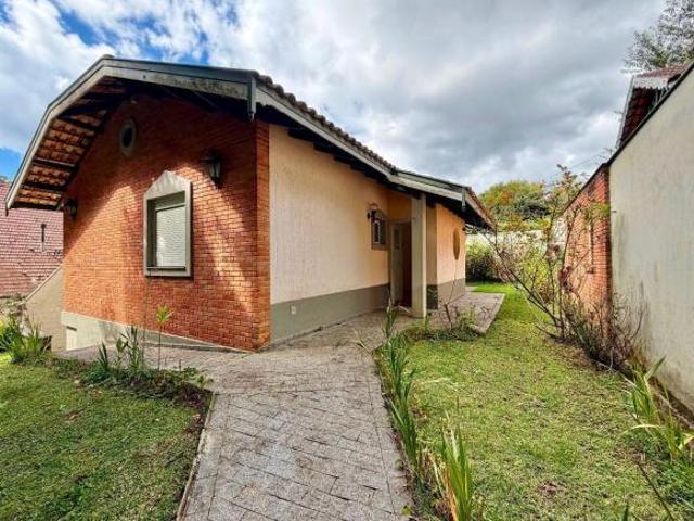 Casa com 3 dormitórios à venda, 250 m² por R$ 999.000,00 Vila Jaguaribe Campos do Jordão/SP