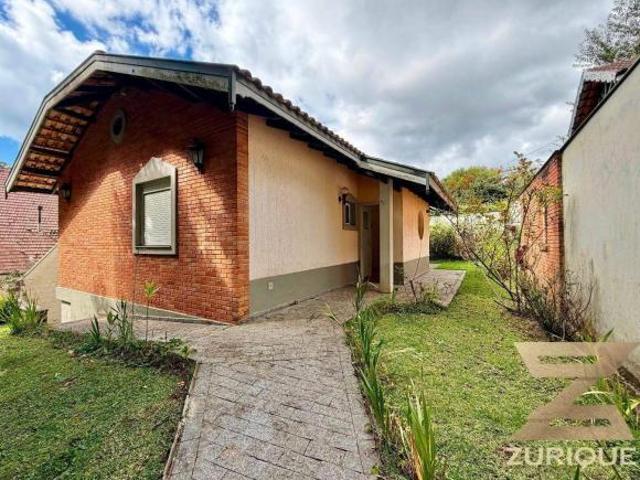 Casa com 3 dormitórios à venda, 250 m² por R$ 999.000,00 Vila Jaguaribe Campos do Jordão/SP