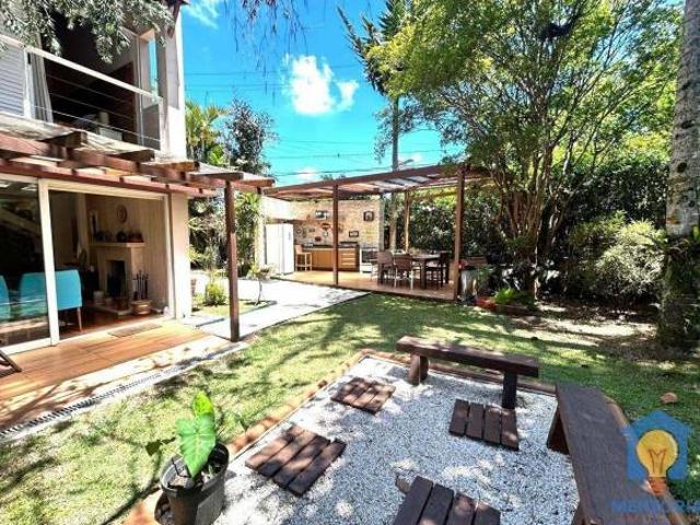 Casa com 3 dormitórios à venda, 252 m² por R$ 1.700.000,00 Bairro Moinho Velho Cotia/SP