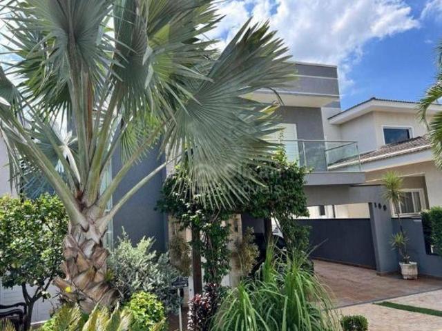 Casa com 3 dormitórios à venda, 264 m² por R$ 1.900.000,00