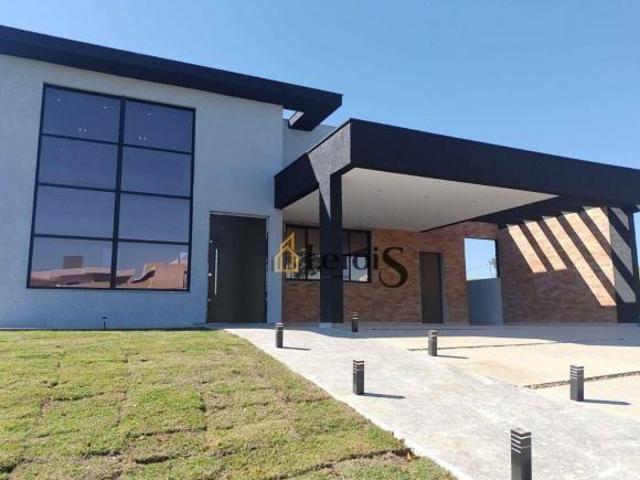 Casa com 3 dormitórios à venda, 260 m² por R$ 3.500.000,00 Condomínio Campos de Santo Antonio II