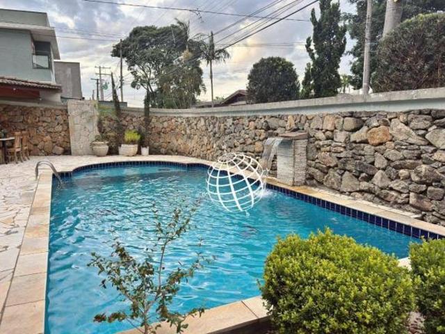 Casa com 3 dormitórios à venda, 260 m² por R$ 1.500.000,00 Vila Petrópolis Atibaia/SP