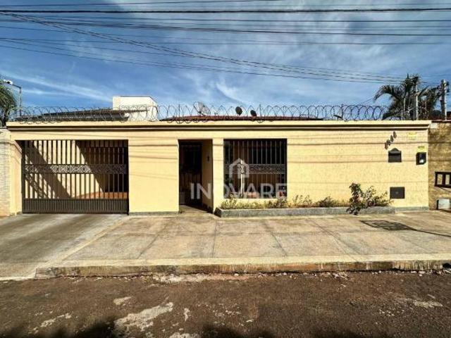 Casa com 3 dormitórios à venda, 260 m² por R$ 670.000,00 Setor Social Itumbiara/GO