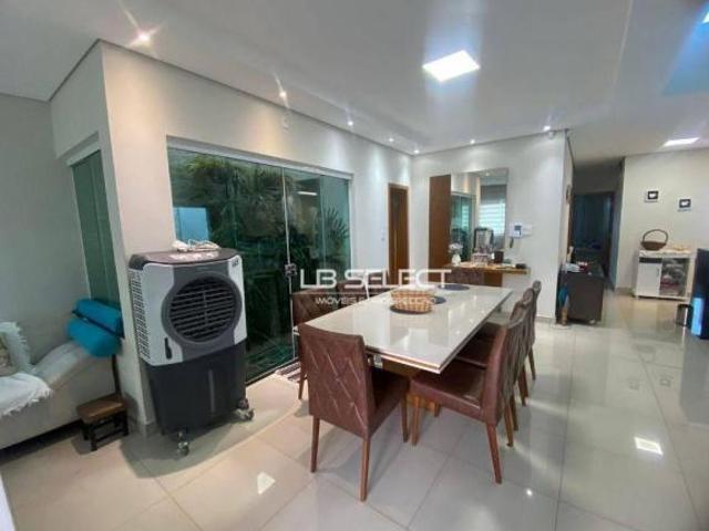 Casa com 3 dormitórios à venda, 270 m² por R$ 1.400.000,00 Brasil Uberlândia/MG
