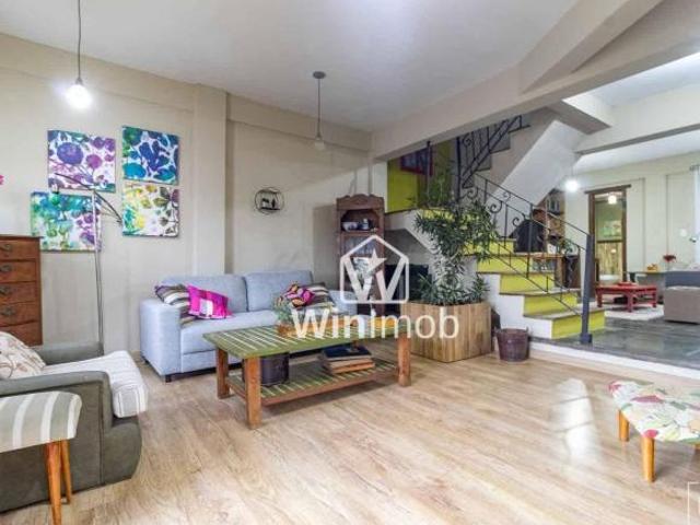 Casa com 3 dormitórios à venda, 270 m² por R$ 890.000,00 Vila Jardim Porto Alegre/RS