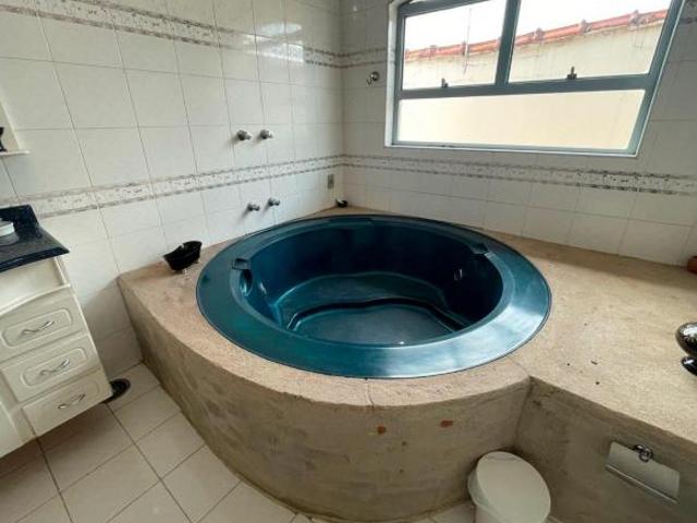 Casa com 3 dormitórios à venda, 271 m² por R$ 899.000,00 Jardim Astro Sorocaba/SP