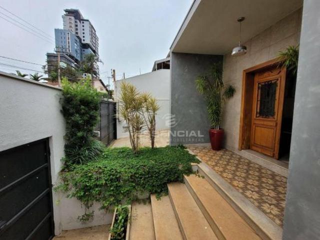Casa com 3 dormitórios à venda, 290 m² por R$ 1.100.000,00 Centro Botucatu/SP