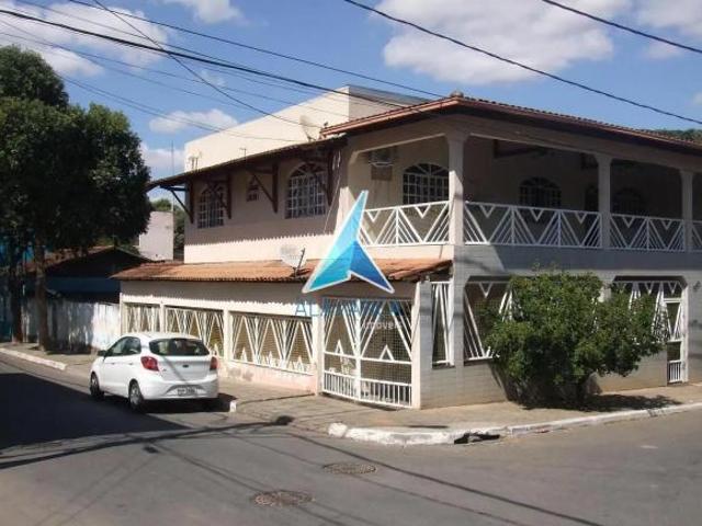 Casa com 3 dormitórios à venda, 307 m² por R$ 600.000,00 Santa Rita Governador Valadares/MG