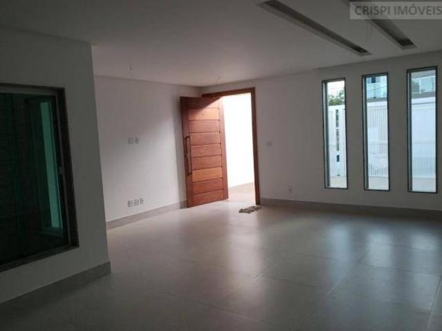 Casa com 3 dormitórios à venda, 300 m² por R$ 750.000,00 Aeroporto Juiz de Fora/MG
