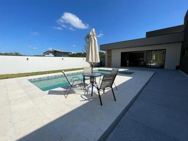 Casa com 3 dormitórios à venda, 300m² por R$ 1.690.000 Condomínio São José de Boi