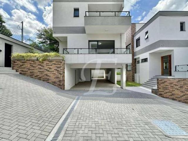 Casa com 3 dormitórios à venda, 326 m² por R$ 2.460.000,00 Chácara do Refúgio Carapicuíba/SP