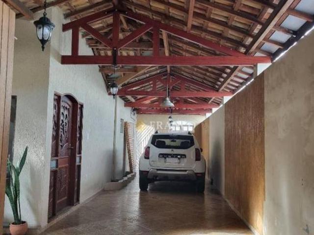 Casa com 3 dormitórios à venda, 320 m² Chácara do Visconde Taubaté/SP