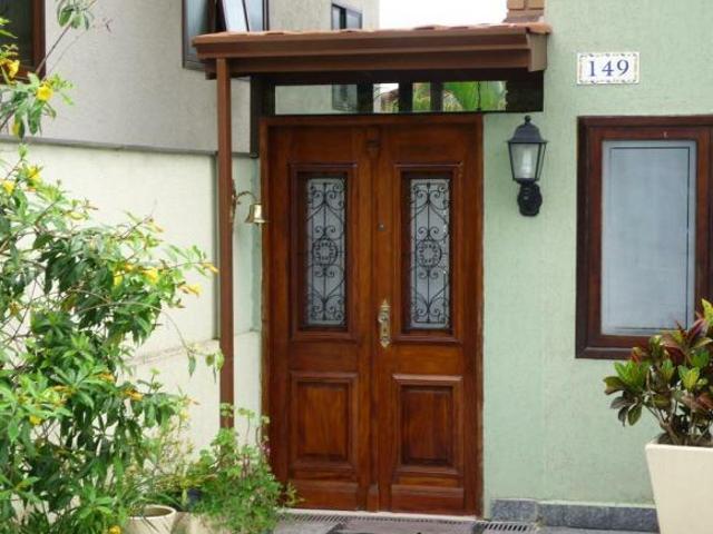 Casa com 3 dormitórios à venda, 320 m² por R$ 1.378.000 Granja Viana