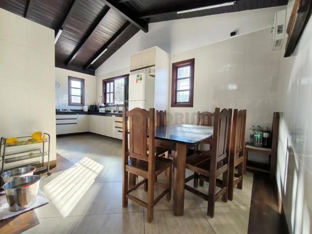 Casa com 3 dormitórios à venda, 340 m² por R$ 2.700.000,00 Indaiá Caraguatatuba/SP