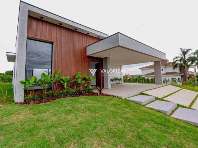 Casa com 3 dormitórios à venda, 378 m² por R$ 2.690.000,00 Condomínio Saint Charbel Araçoiaba da