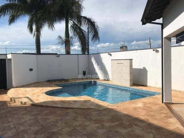 Casa com 3 dormitórios à venda, 400 m² por R$ 1.500.000 Jardim Ypê Botucatu/SP