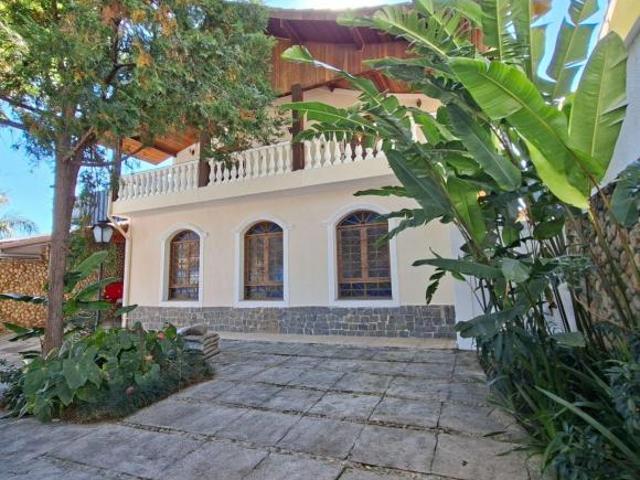 Casa com 3 dormitórios à venda, 400 m² por R$ 1.550.000,00 Jardim Esplanada São José dos Campos/