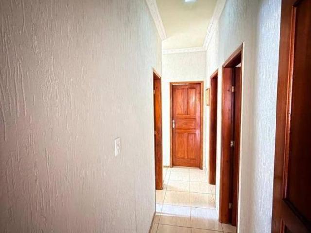 Casa com 3 dormitórios à venda, 431 m² por R$ 1.000.000 Grajaú Juiz de Fora/MG