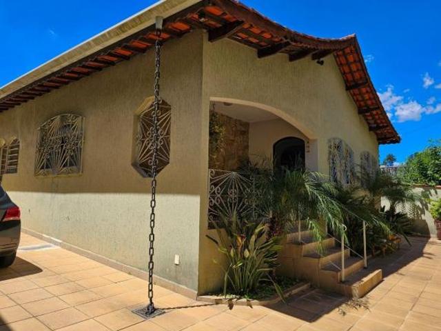 Casa com 3 dormitórios à venda, 221 m² por R$ 1.720.000,00 Jardim Shangri Lá Atibaia/SP