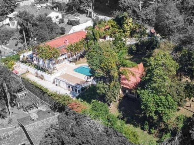 Casa com 3 dormitórios à venda, 612 m² por R$ 1.800.000,00 Parque Petrópolis Mairiporã/SP